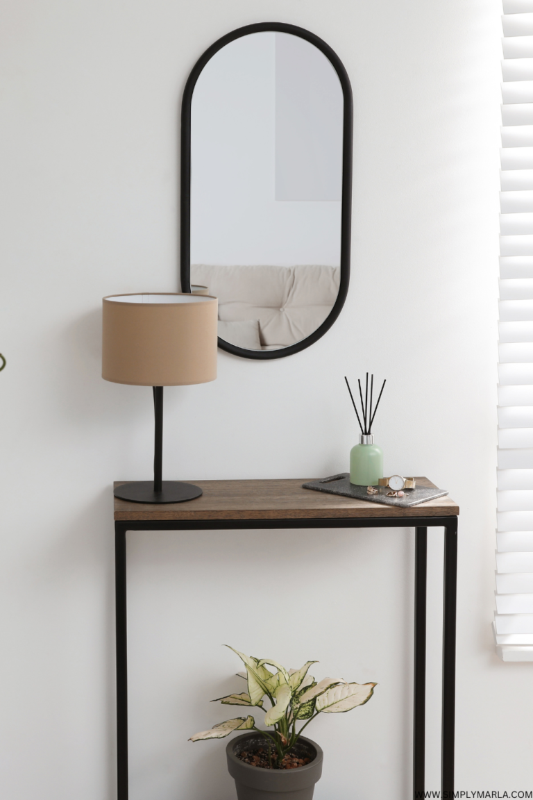 21 Amazing Small Entryway Table Decor Ideas To Maximize Your Space ...